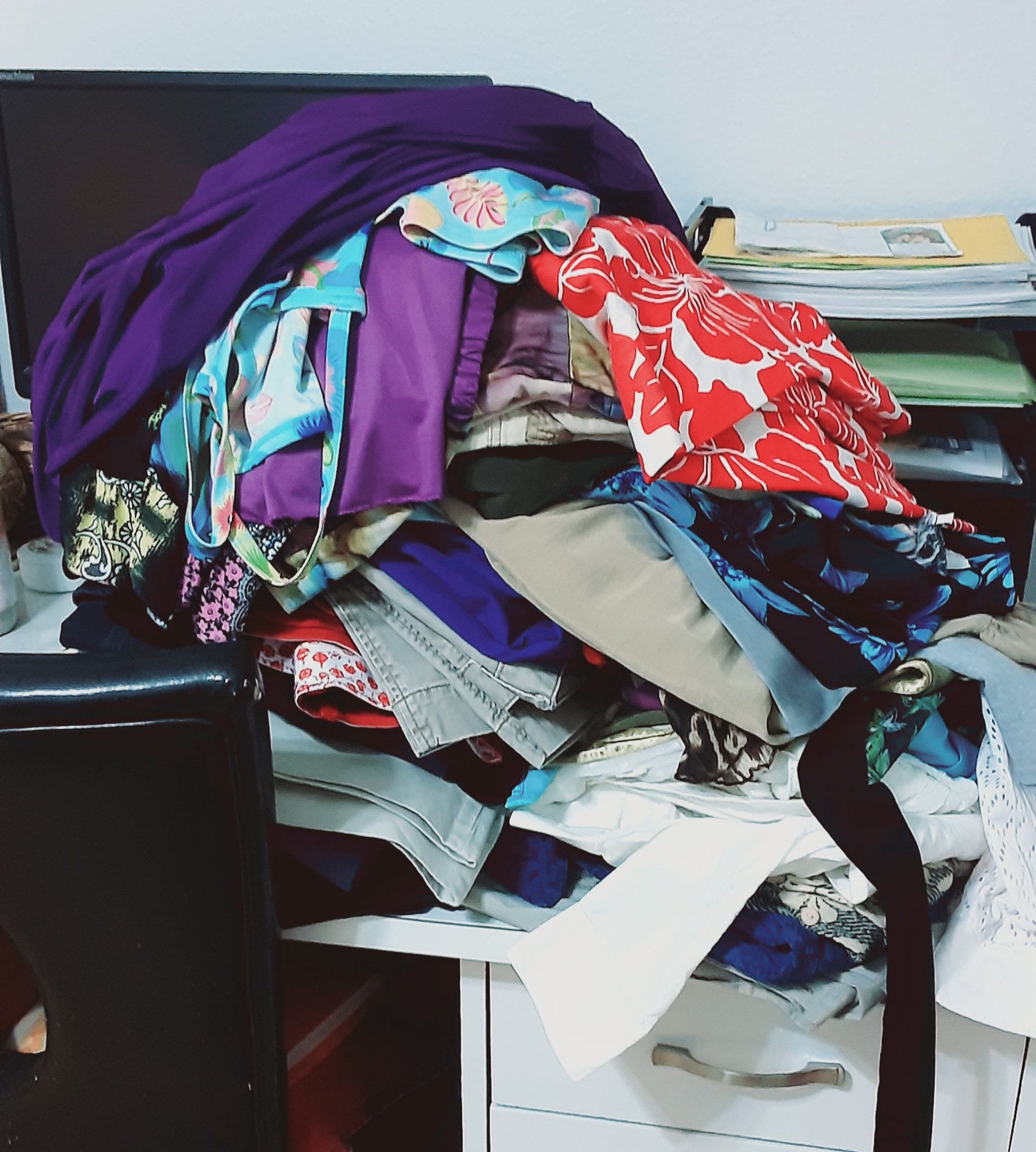 Minimalism Part 2 – Goodbye Clothes – God Stories for Me, Yippee!